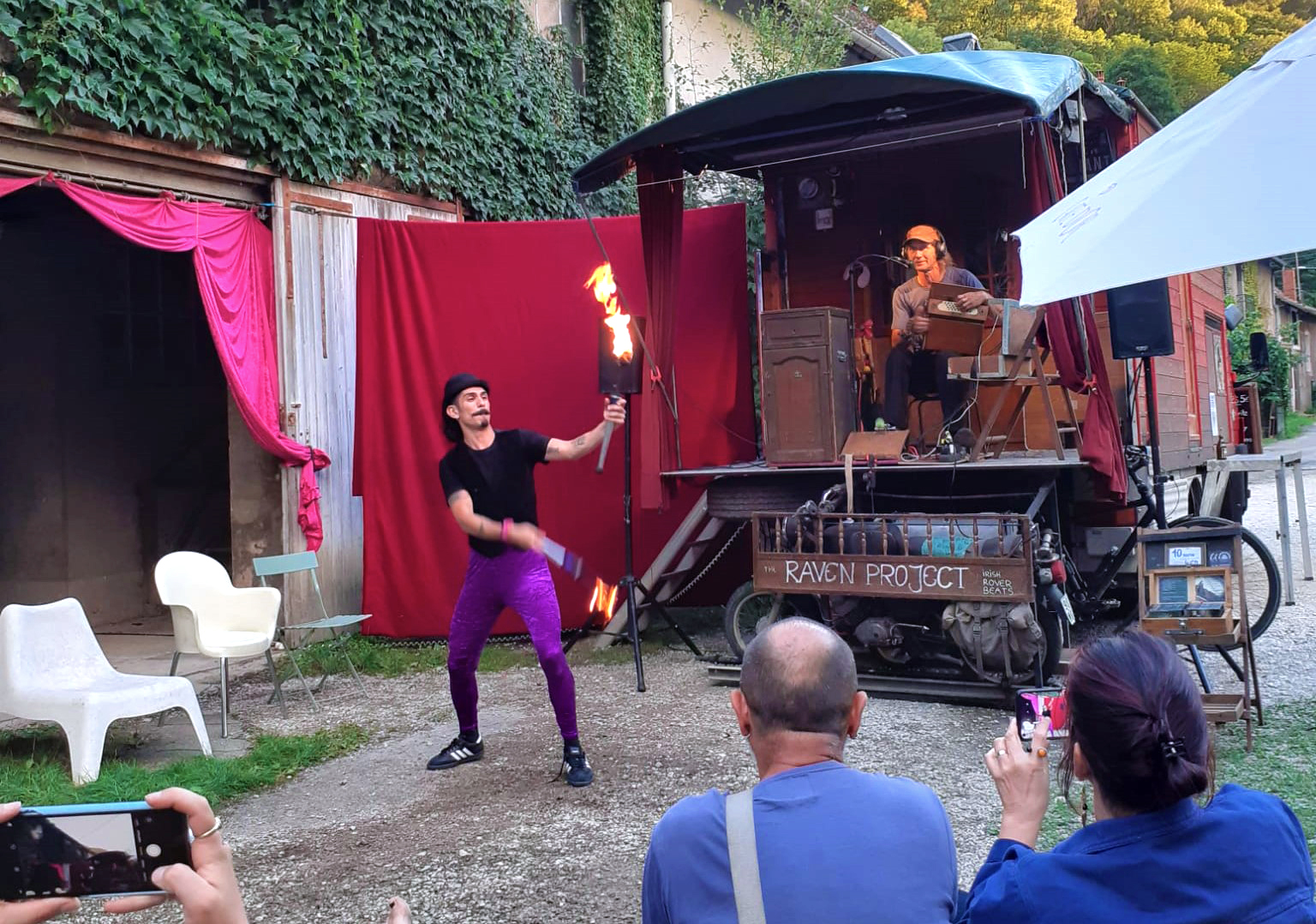 Travelling Show DEM CARNIES