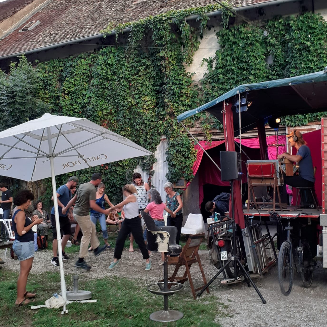 Travelling Show DEM CARNIES